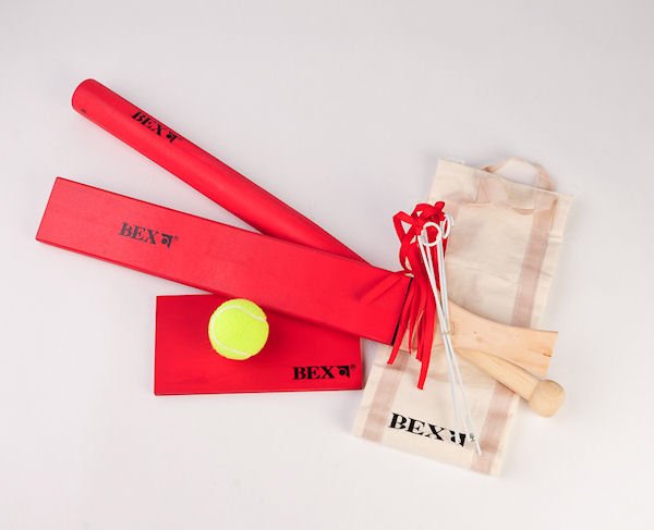 Bex Rundbold, 2 bat, bold, hjørnemarkering & base